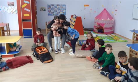 საბავშვო ბაღის აღსაზრდელები ფოტოგრაფის პროფესიას გაეცნენ Skolamdelebi Ge