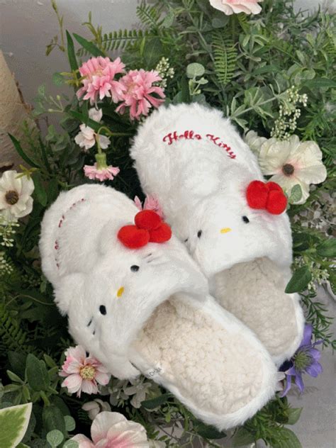귀여운 하얀 고양이 캐릭터 털 실내 슬리퍼 에이블리