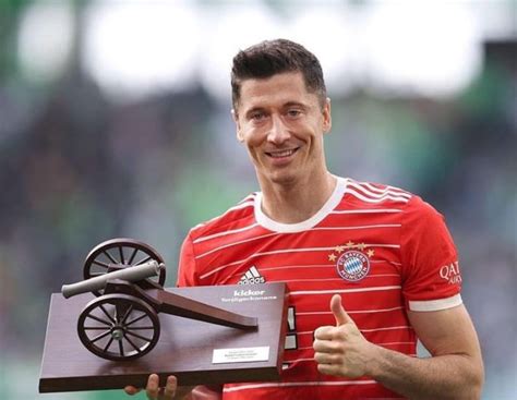 Resmi Lewandowski Gabung Ke Barcelona
