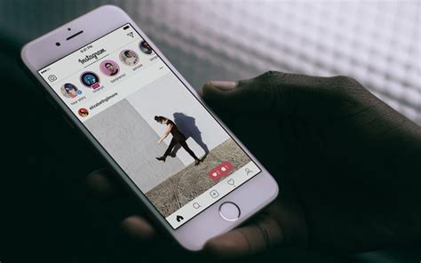 Instagram Briefly Switched To A Horizontal Feed And People Freaked Out