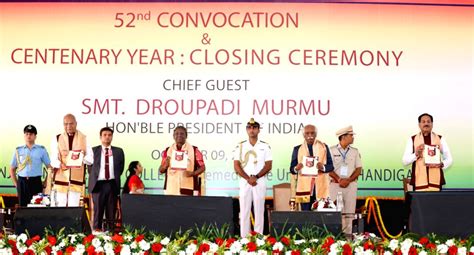 Free Photo President Droupadi Murmu At 52nd Convocation Of Punjab