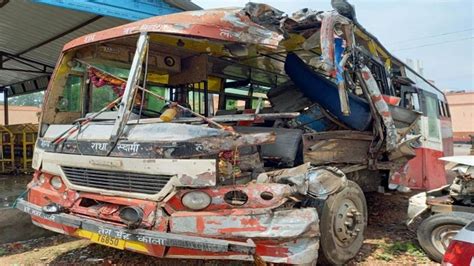 Road Accident बाराबंकी में भीषण सड़क हादसा खड़े ट्रक से भिड़ी
