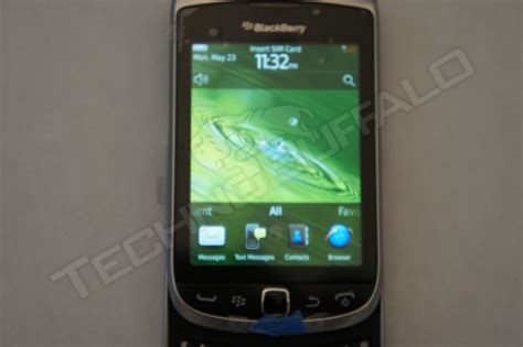 Blackberry Torch 2 Posa Para La Cámara Pasionmovil