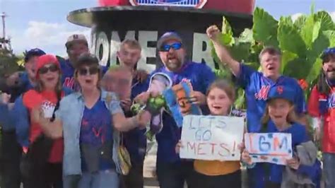 Mets Fans Hope To Clinch Series Against Phillies