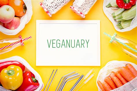 에코 메쉬 가방에 신선한 과일과 채소가 있는 노란색의 비건 배경 상위 뷰 식료품에 대한 스톡 사진 및 기타 이미지 식료품 헤더 디자인 요소 1월 Istock