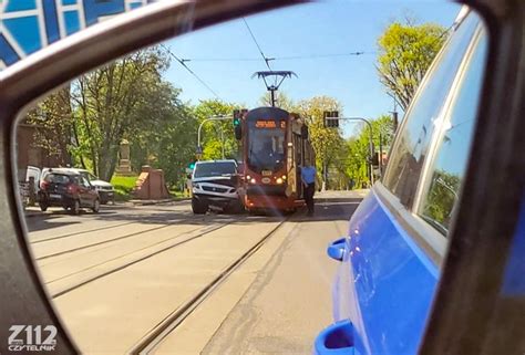 Zderzenie Z Tramwajem W Biskupicach Na Miejscu Interweniowa Y S U By