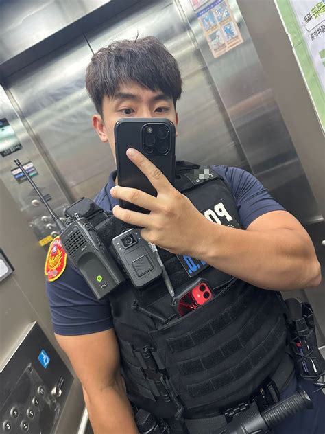 晚班就是 晚上六點上到早上六點， 下班回家睡到11點左右， 再去健身一下，回家再繼續睡。 百忙之中也要維持良好的運動習慣，同時也要維持內心的