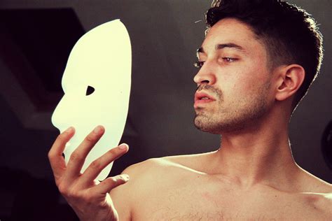 フリー写真 マスクを外す外国人男性でアハ体験 Gahag 著作権フリー写真・イラスト素材集 Gahag 著作権フリー写真