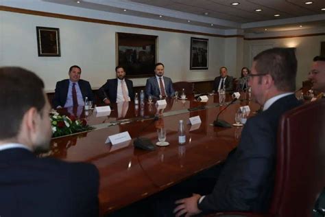 Пропублика Дали по средбата на блиските луѓе на Трамп со Мицкоски се