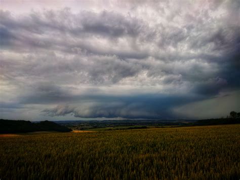 Galerie photos orages foudre grêle pluie tornades supercellules