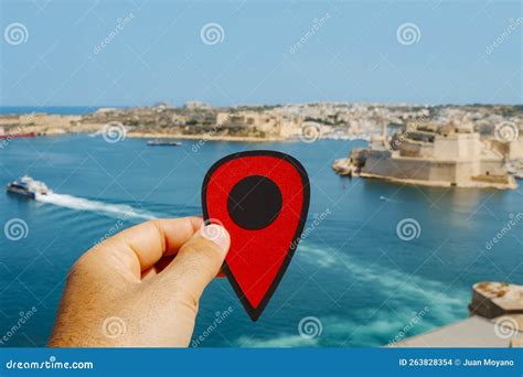 Rode Kenteken In De Grote Haven Van Malta Stock Foto Image Of