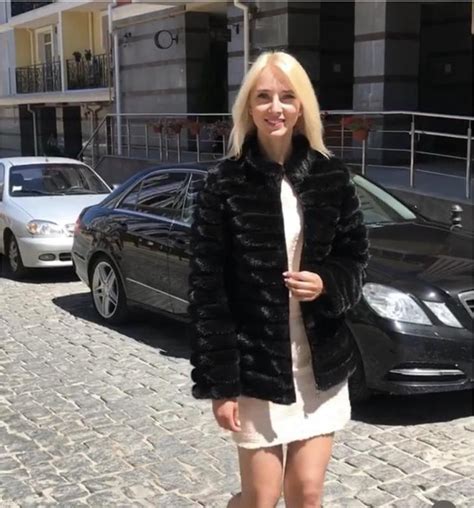 Шубка норкова натуральна — ціна 1999 грн у каталозі Шуби Купити жіночі речі за доступною ціною