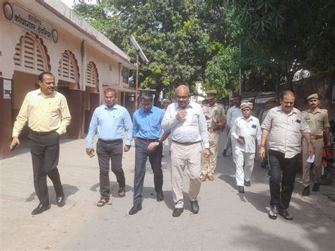 Deoria Dm And Sp Took Stock Of Basic Facilities Gave Many Guidelines