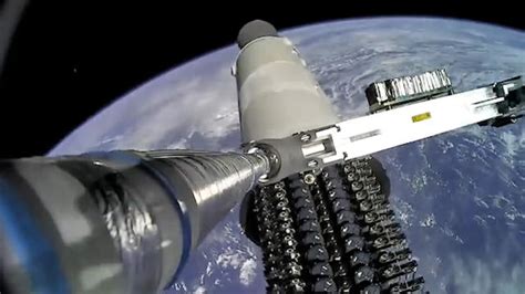 Watch SpaceX Deploy Its 1st V2 Mini Starlink Internet Satellites In