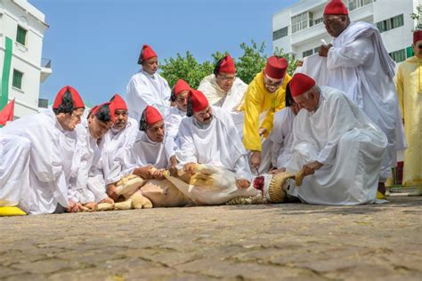 Le Roi accomplit la prière de l Aïd Al Adha et reçoit les vœux des