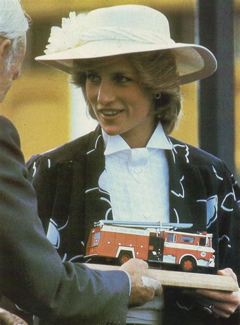Pin By Twiggy212 On Princess Diana Princess Diana Fashion Lady