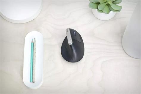 Logitechs New Mouse Is Inspired By The Handshake Yanko Design Logitech Mouse Pc Mouse