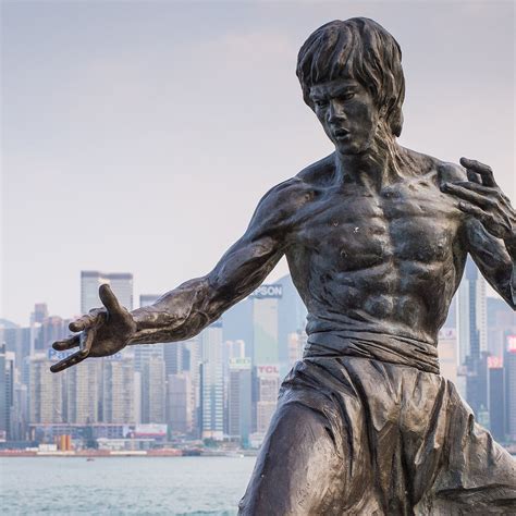 Bruce Lee Statue Hongkong Allt Du Behöver Veta Innan Du Besöker