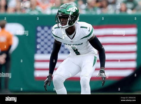 New York Jets Cornerback Sauce Gardner 1 In Action Against The