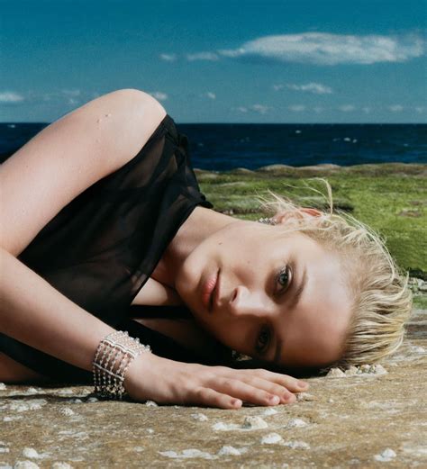 Bella Heathcote Is An Anti Celebrity For These Times Instyle