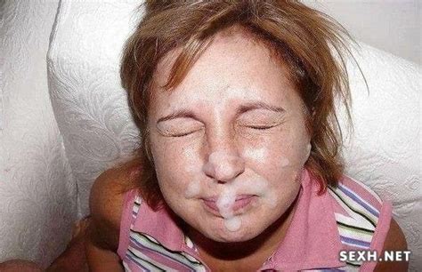 Зрелые начальницы трахаются в жопу с подчинёнными Pic