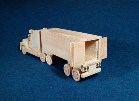 Декоративно дървено камионче с ремарке Dmar 283 Handmastersbg