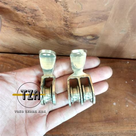 Jual Katrol Kuningan Mini Model Tunggal And Ganda Katrol Mini Warna Kuning 1 Pcs Shopee Indonesia