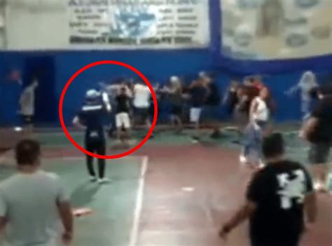Video Vergonzoso Batalla Campal En Medio De Un Partido De Fútbol Con