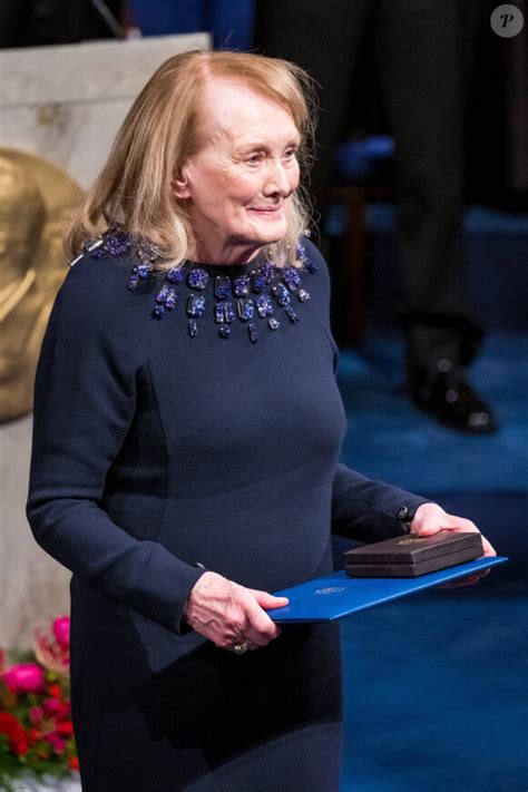 Photo Annie Ernaux Prix Nobel de Littérature Cérémonie de remise