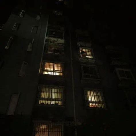 惊险！晚间，江北大厂一居民家中不断冒出浓烟社区火灾空调