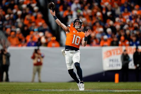 Broncos Vs Chargers Predictions Week 16 Tnf Nfl Picks Draftkings