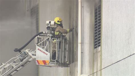 長沙灣發祥街潤發倉庫發生三級火 有人指現場氣味濃烈 Now 新聞