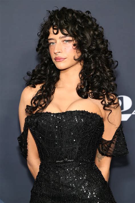 Does Odessa Azion Wear Wigs The ‘marty Supreme Actress Sets The