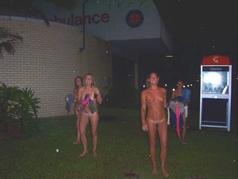PUBLIC NUDITY PROJECT Australia