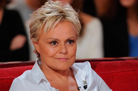 Muriel Robin Raconte Son Premier Amour Brun Aux Yeux Clairs