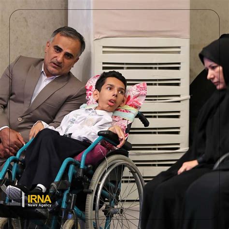 همشهری آنلاین تصاویری از دیدار مرحوم سید اسماعیل نصراللهی، نخبه