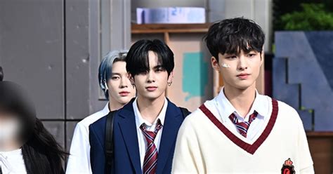 ‘소년판타지 In어스 소울 산타 이한빈 귀공자 분위기로 퇴근길 포토엔hd