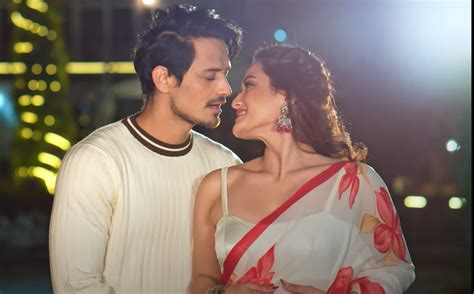 उदित र दीपाको ‘थाहा छैन आज भोलिमा भिजु र श्रद्धाको रोमान्स Dcnepal