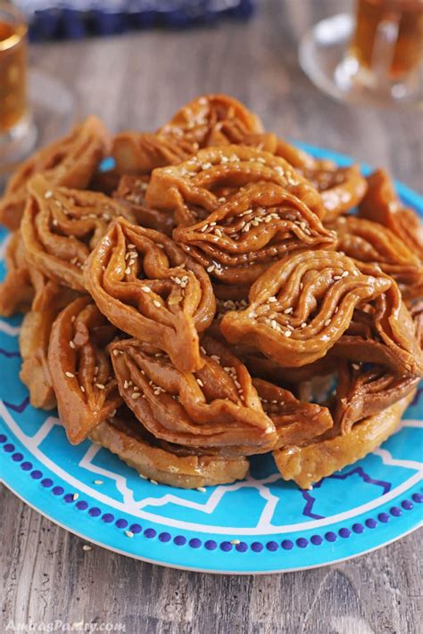 Moroccan Chebakia Recipe Sesame And Honey Cookies Amira S Pantry