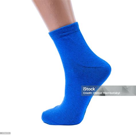 그것에 재미 만화 캐릭터와 고립 된 흰색 배경에 파란색 양말 겨울에 대한 스톡 사진 및 기타 이미지 겨울 귀여운 다리