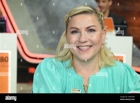 Moderatorin Aleksandra Bechtel Nimmt Am Rtl Spendenmarathon Wir