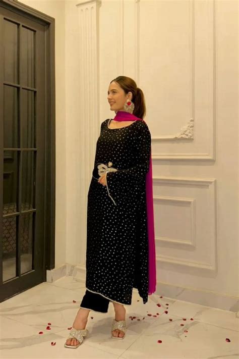Pin By Manisha Sharma On Meera Rajput Simple Dress Casual Stylish