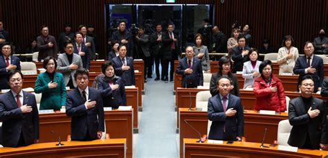 비대위원장에 한동훈국민의힘 후보자 선정 두고 갑론을박