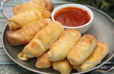 🍥فطاير جبن 🍞 🍴المقادير العجينة 2 كوب دقيق 3ملاعق حليب بودرةذرة