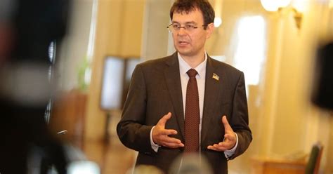 Електронна акцизна марка на алкоголь і цигарки Рада ухвалила зміни за основу Гетманцев