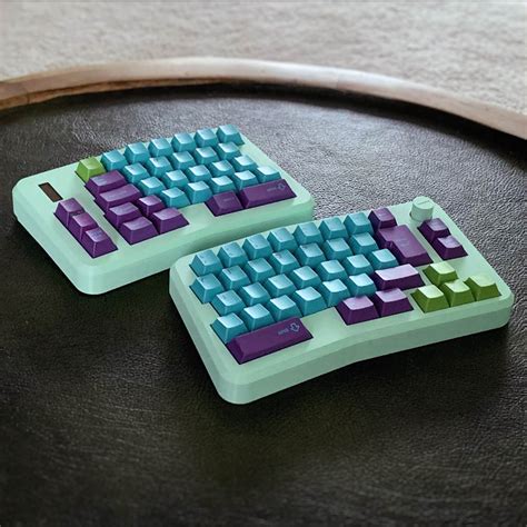 Um A Iso Ansi Alice Split Keyboard With Encoder And Oled Screen R