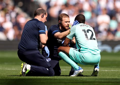 La Figura Del Brighton Enock Mwepu Fue Diagnosticado Con Una Afección
