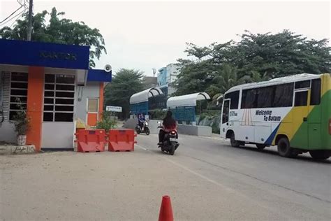 Jalan Dilebarkan Banyak Halte Bus Di Batam Digusur Batam Pos