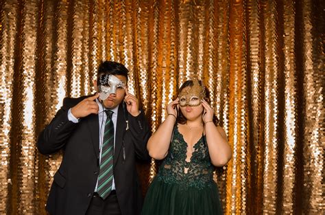 Conroe Prom 2023 Gold Backdrop Natemess
