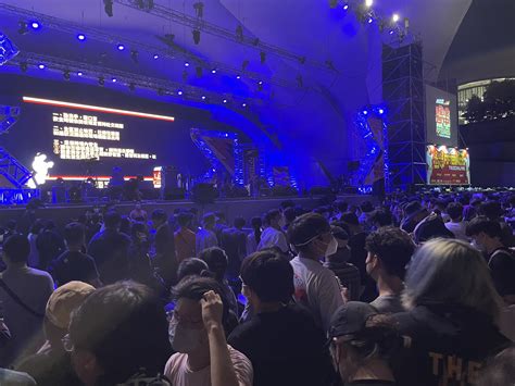 4V SanMou 三毛毛毛 on Twitter 要死了 1 被擠到呼吸困難 2 一堆衣衫不整的葛肉 3 很爽 要死了但蠻爽的